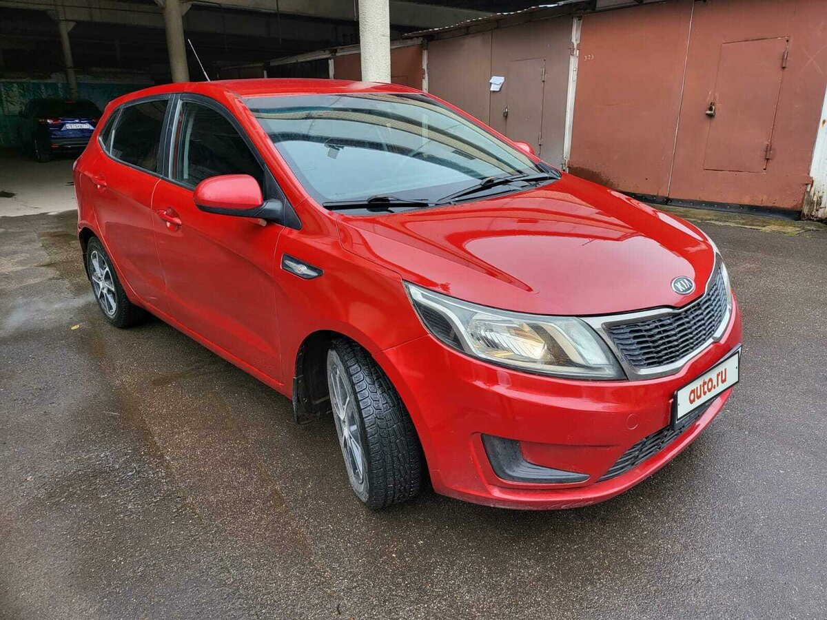 Купить б/у Kia Rio III 1.4 MT (107 л.с.) бензин механика в Москве: красный Киа Рио III хэтчбек 5 ...