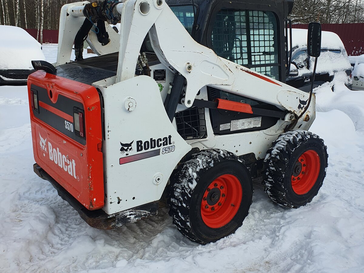 Купить б/у Bobcat S570 в Смоленске: белый мини-погрузчик 2015 года на ...