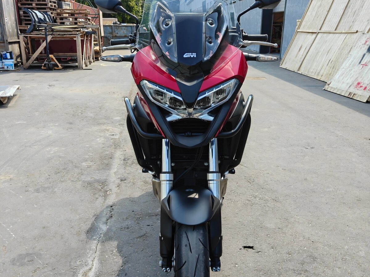 Купить б/у Honda VFR 800X (Crossrunner) в Москве: красный 2018 года по цене 1 050 000 рублей на ...