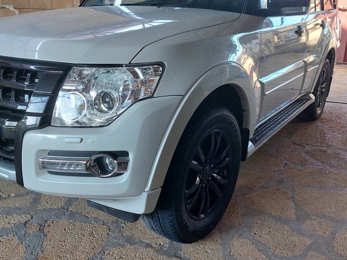 Купить б/у Mitsubishi Pajero IV Рестайлинг 2 3.8 AT (250 л.с.) 4WD ...