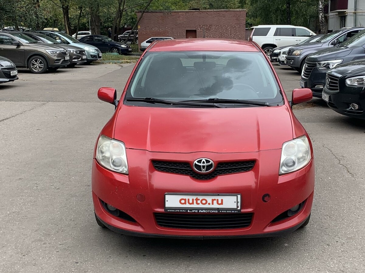 Купить б/у Toyota Auris I 1.6 MT (124 л.с.) бензин механика в Москве ...