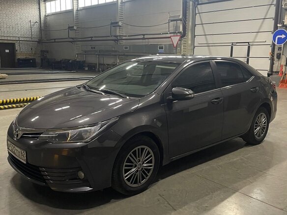 Купить б/у Toyota Corolla XI (E160, E170, E180) Рестайлинг 1 1.6 CVT (132 л.с.) бензин вариатор ...