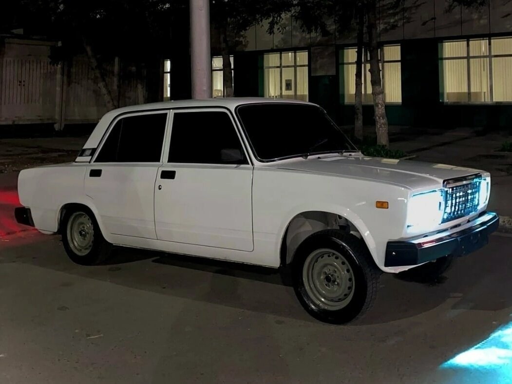 Купить б/у Lada (ВАЗ) 2107 1982-2012 1.5 MT (72 л.с.) бензин механика в Краснодаре: белый Лада ...