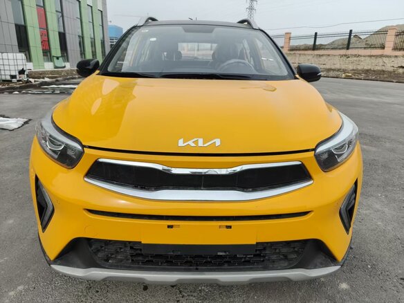 Купить б/у Kia KX1 2018-2025 1.4 CVT (100 л.с.) бензин вариатор в Санкт-Петербурге: жёлтый Киа ...