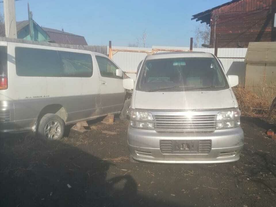 Купить б/у Nissan Elgrand I (E50) 3.2d AT (150 л.с.) 4WD дизель автомат в Иркутске: серебристый ...