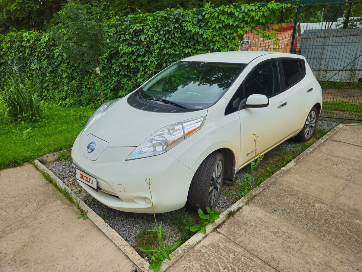 Купить б/у Nissan Leaf I (ZE0/AZE0) 30kWh Electro AT (80.0 кВт) электро автомат в Коммунарке ...