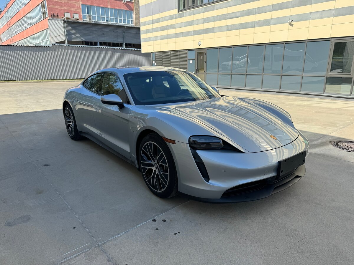 Купить б/у Porsche Taycan I Electro AT (350.0 кВт) электро автомат в Смоленске: серебристый ...