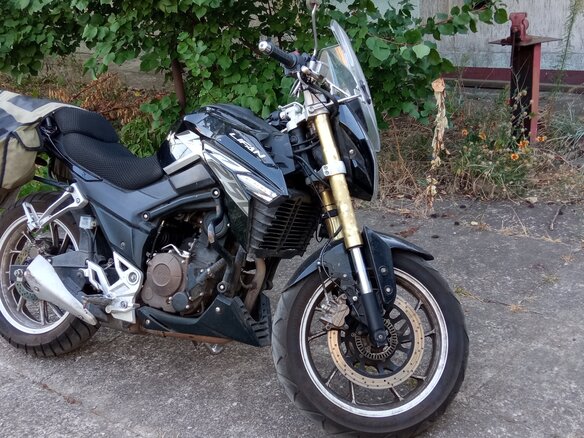 Купить б/у Lifan KP250 (LF250-3R) инжектор 6 передач в Мелитополе: чёрный naked bike 2019 года ...