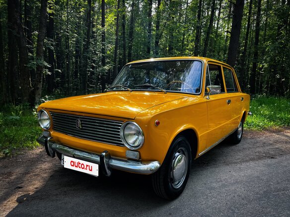 Купить б/у Lada (ВАЗ) 2101 1970-1988 1.2 MT (59 л.с.) бензин механика в Санкт-Петербурге: жёлтый ...