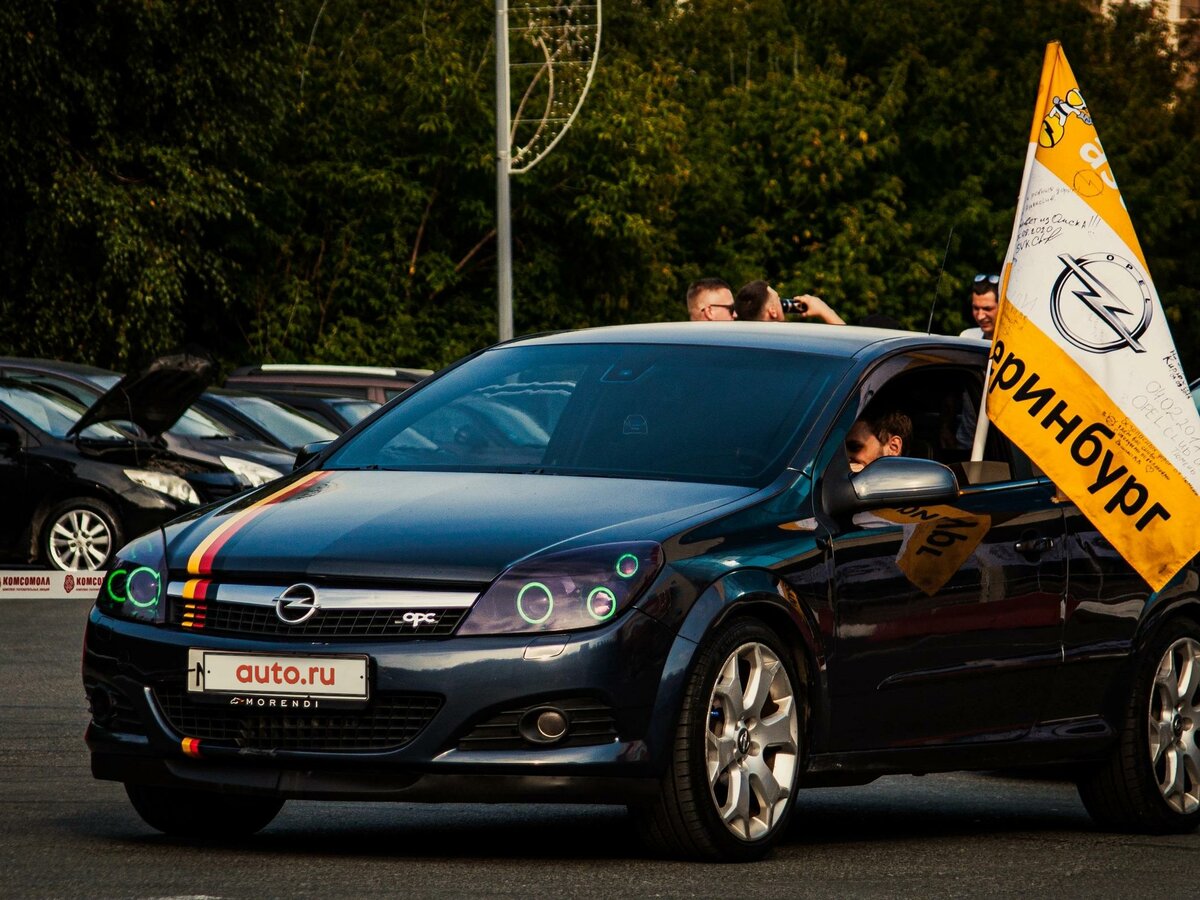 Купить б/у Opel Astra H Рестайлинг GTC 1.6 MT (115 л.с.) бензин ...