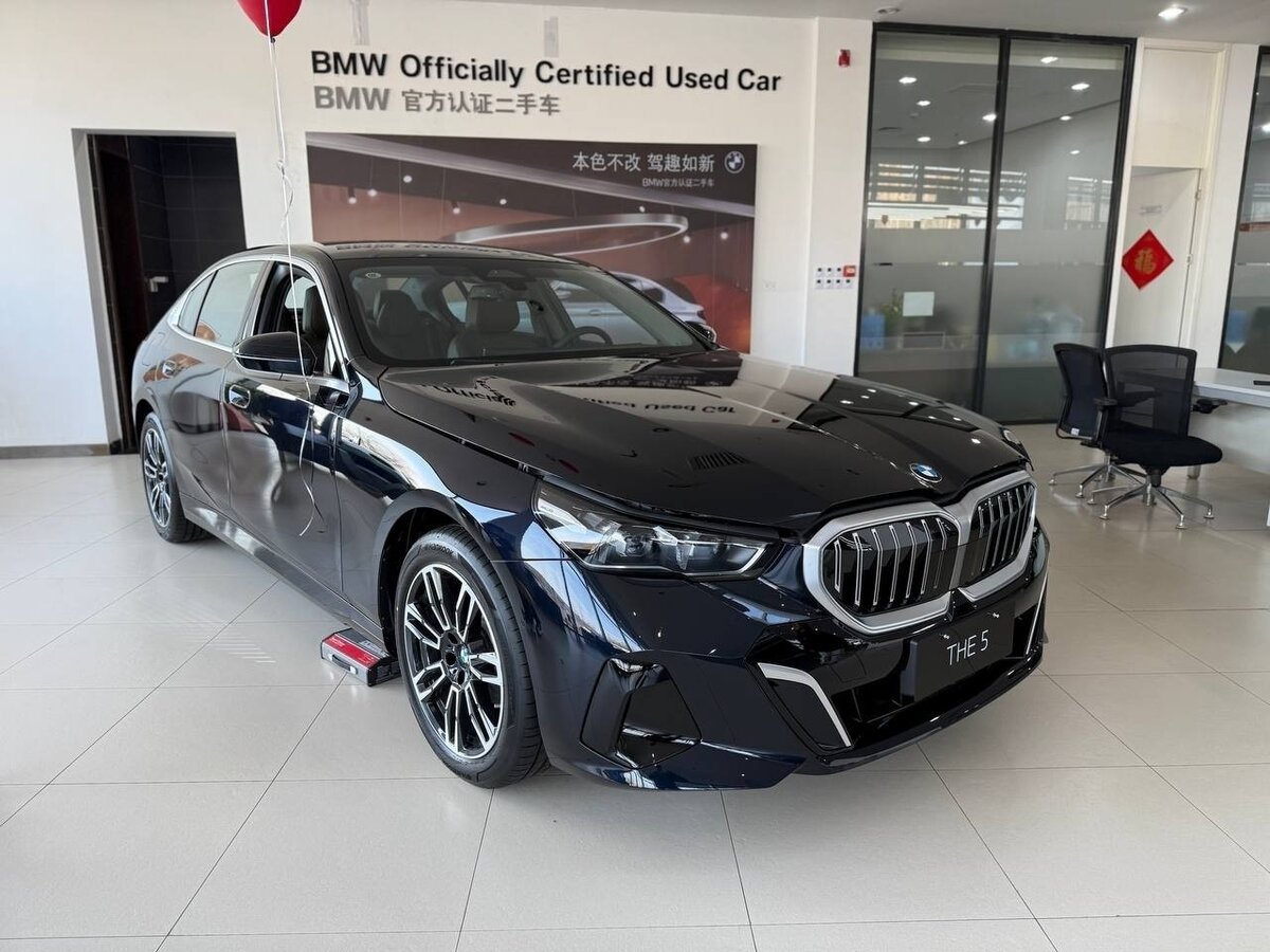 Купить б/у BMW 5 серии VIII (G60/G61/G68) 525Li 2.0 AT (190 л.с.) бензин автомат во Владивостоке ...