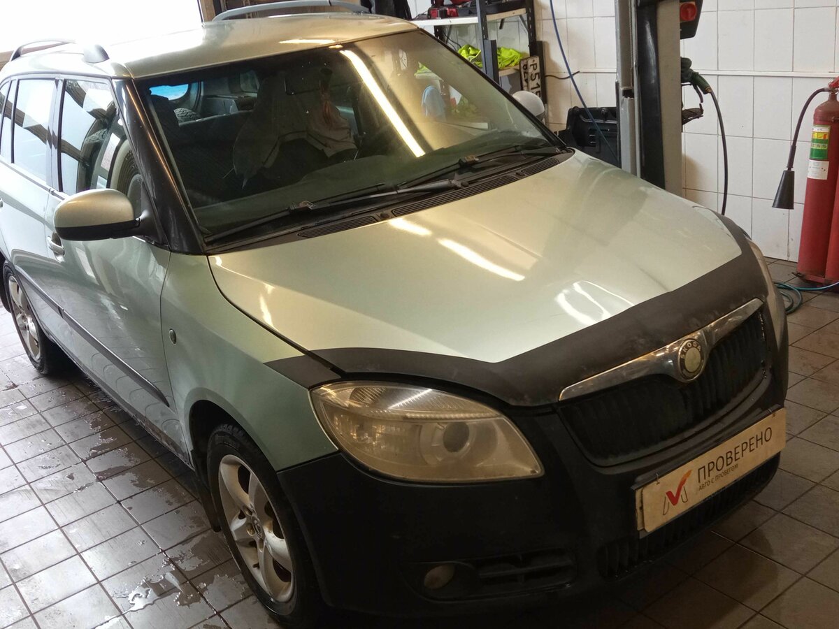 Купить б/у Skoda Fabia II 1.4 MT (86 л.с.) бензин механика в Санкт ...