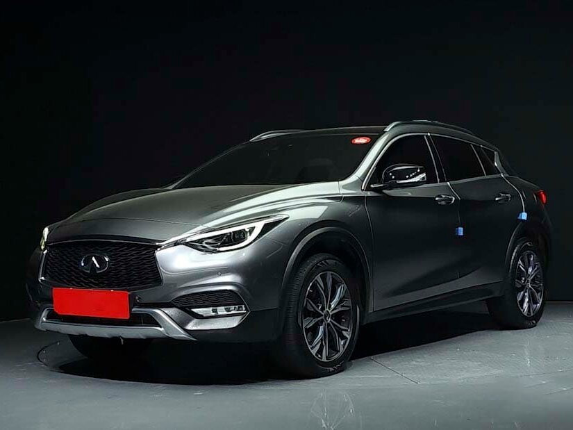 Купить б/у Infiniti QX30 2016-2019 2.0 AMT (211 л.с.) 4WD бензин робот во Владивостоке: серый ...