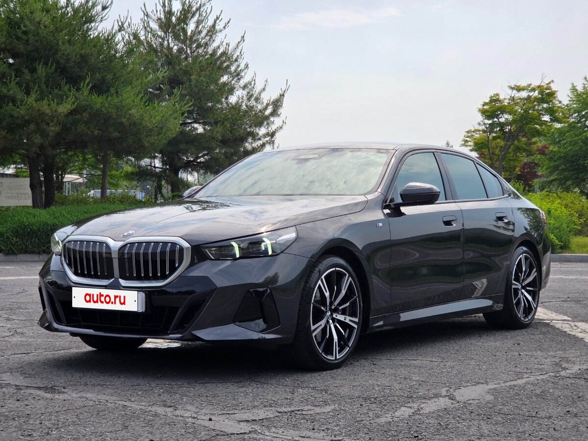 Купить б/у BMW 5 серии VIII (G60/G61/G68) 530i xDrive 2.0 AT (258 л.с ...