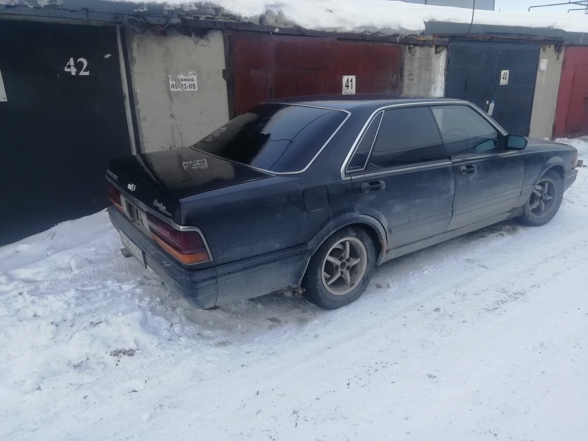 Купить б/у Nissan Cedric VII (Y31) 2.0 AT (210 л.с.) бензин автомат в Нижневартовске: чёрный ...
