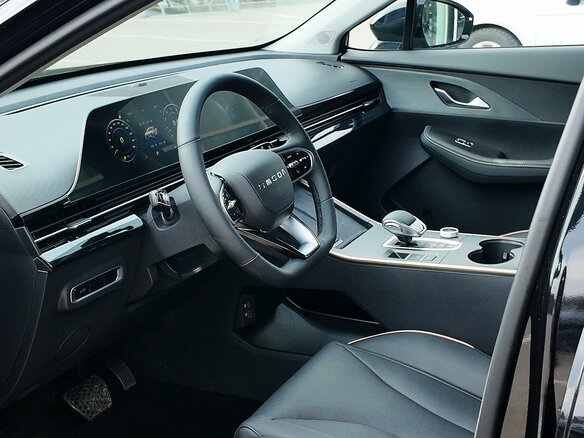 Купить новый Omoda C5 I 1.5 CVT (147 л.с.) бензин вариатор в Смоленске: чёрный Омода С5 I ...