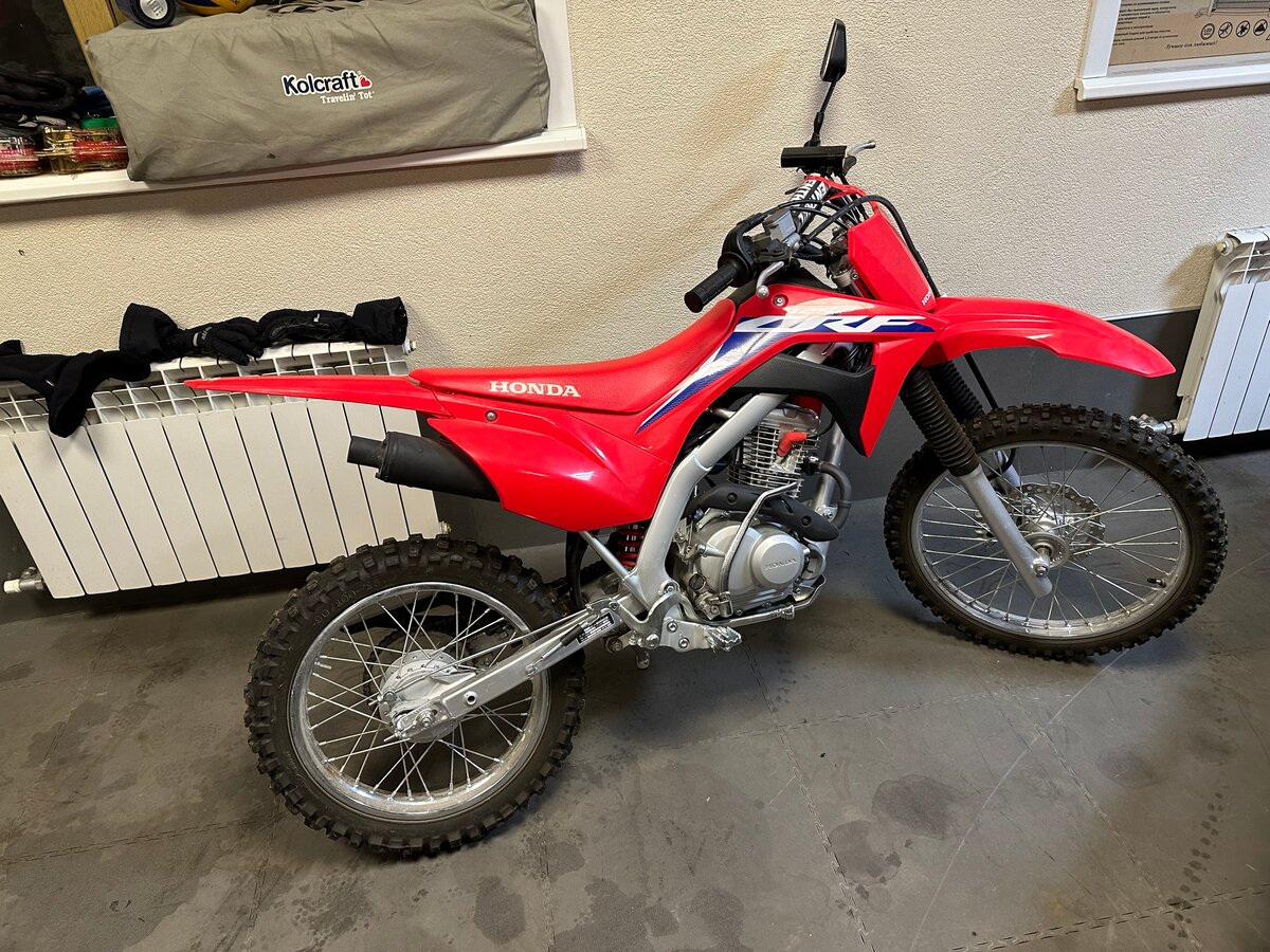 Купить б/у Honda CRF 125 в Новосибирске: красный кросс 2022 года по ...