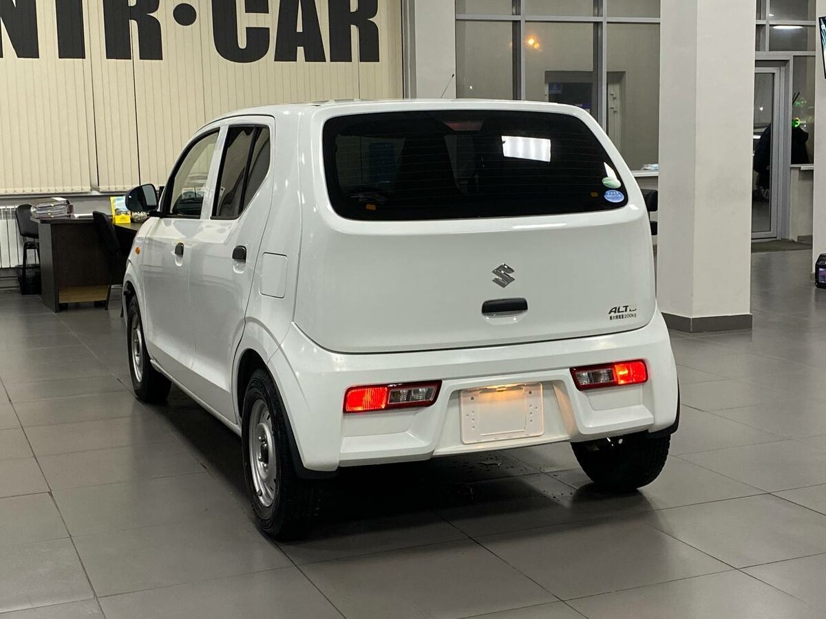 Купить б/у Suzuki Alto VIII (HA36) 0.7 AMT (49 л.с.) бензин робот в Красноярске: белый Сузуки ...