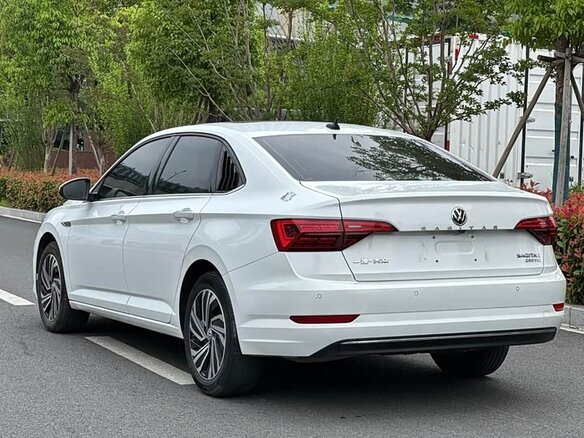 Купить б/у Volkswagen Sagitar III 1.4 AMT (150 л.с.) бензин робот во ...