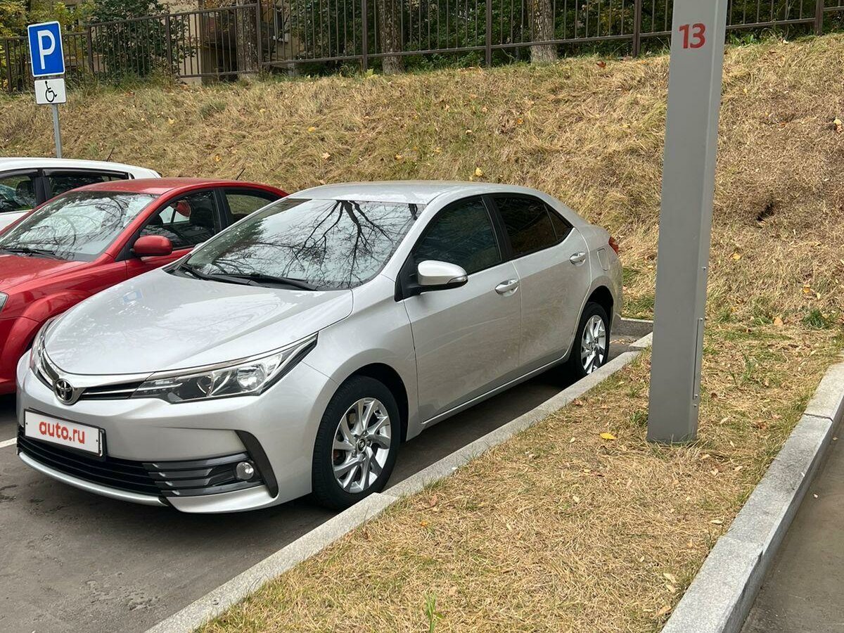 Купить б/у Toyota Corolla XI (E160, E170, E180) Рестайлинг 1 1.6 CVT (122 л.с.) бензин вариатор ...