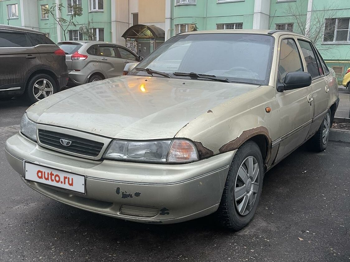 Купить б/у Daewoo Nexia I 1.5 MT (85 л.с.) бензин механика в Воронеже: жёлтый Дэу Нексия I седан ...