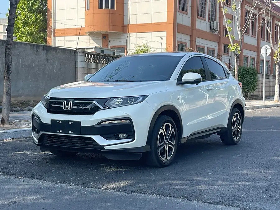 Купить б/у Honda XR-V II 1.5 CVT (124 л.с.) бензин вариатор во Владивостоке: белый Хонда ХР-В II ...