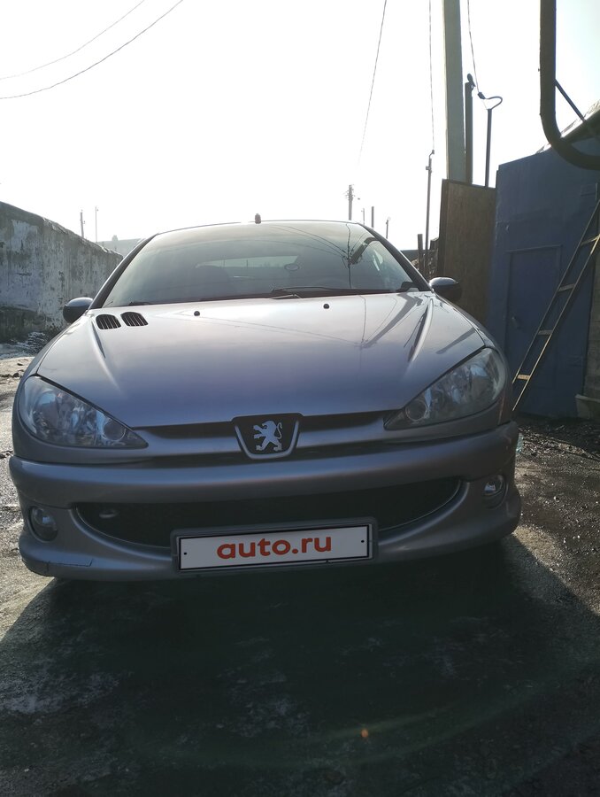 Купить б/у Peugeot 206 1998-2012 1.6 AT (109 л.с.) бензин автомат в Прокопьевске: серебристый ...