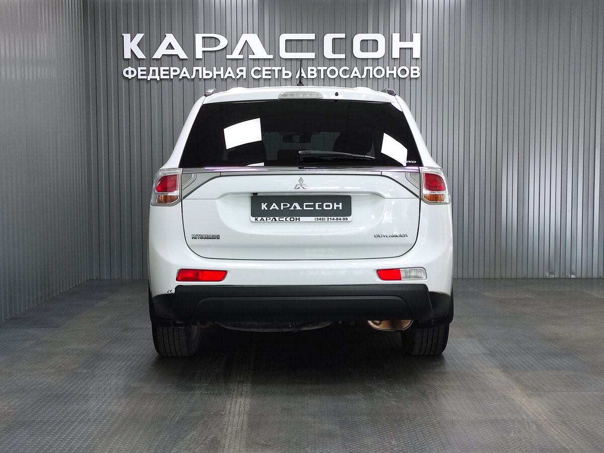 Купить б/у Mitsubishi Outlander III 2.4 CVT (167 л.с.) 4WD бензин ...