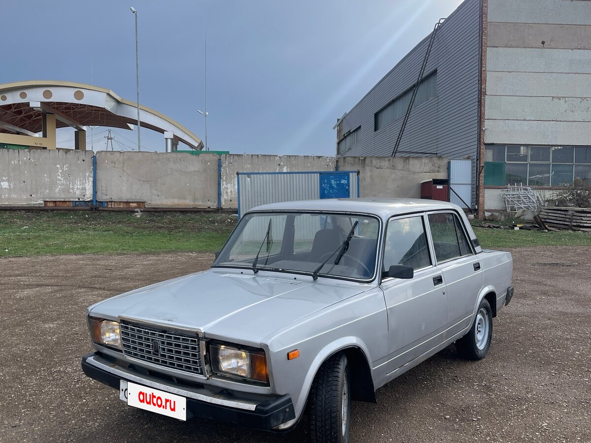 Купить б/у Lada (ВАЗ) 2107 1982-2012 1.6 MT (74 л.с.) бензин механика в Азнакаево: серебристый ...
