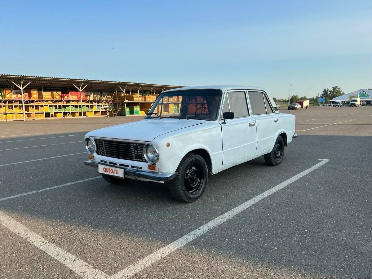 Купить б/у Lada (ВАЗ) 2101 1970-1988 21011 1.3 MT (69 л.с.) бензин механика в Ярославле: белый ...