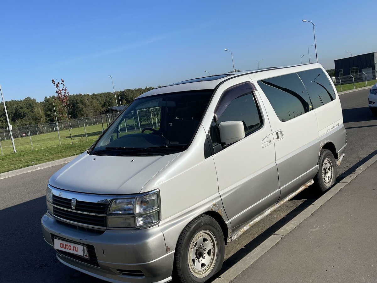 Купить б/у Nissan Elgrand I (E50) 3.2d AT (150 л.с.) 4WD дизель автомат в Москве: белый Ниссан ...