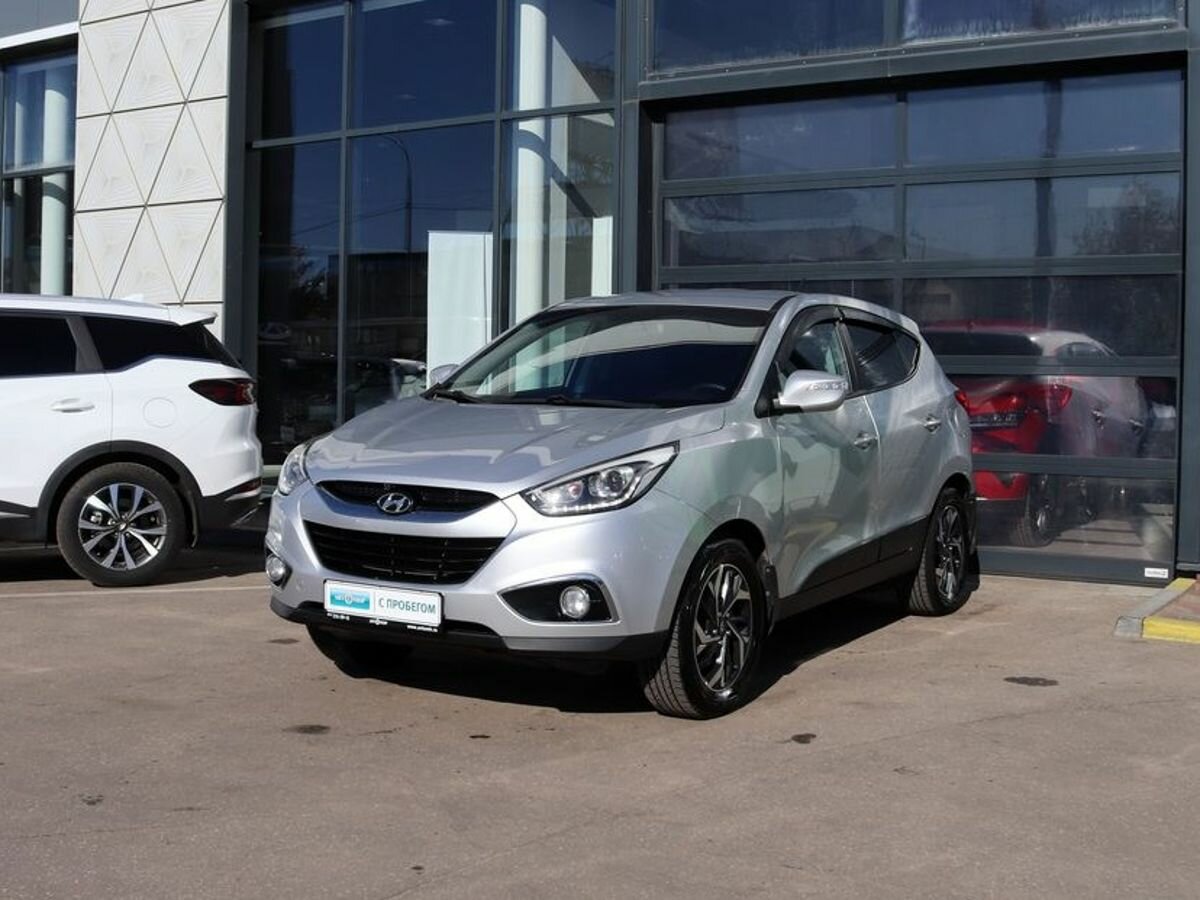 Купить б/у Hyundai ix35 I Рестайлинг 2.0 AT (150 л.с.) бензин автомат в Афонино: серебристый ...