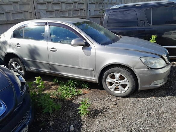 Купить б/у Skoda Octavia II (A5) Рестайлинг 1.4 AMT (122 л.с.) бензин ...