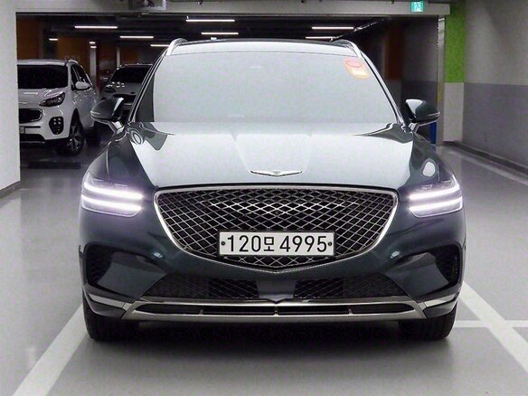 Купить б/у Genesis GV70 I 2.5 AT (304 л.с.) бензин автомат во Владивостоке: серебристый Генезис ...