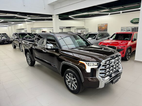 Купить б/у Toyota Tundra III CrewMax 3.5 AT (389 л.с.) 4WD бензин ...