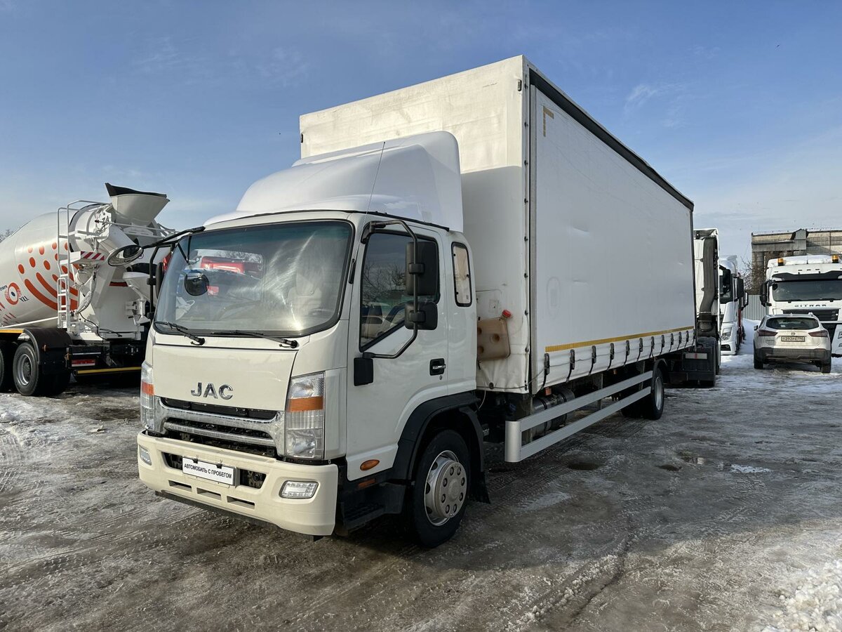 Купить б/у JAC N120 дизель механика в Москве: белый бортовой грузовик 2022 года по цене 5 135 ...