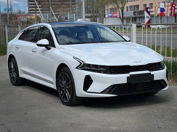 Купить новый Kia K5 III 2.0 AT (240 л.с.) бензин автомат в Ставрополе: белый Киа к5 III седан ...