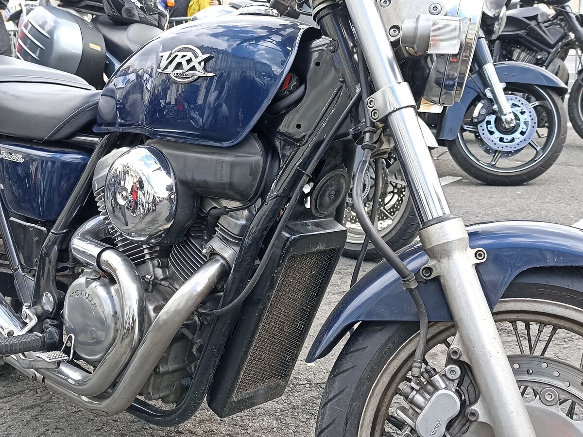 Купить б/у Honda VRX 400 карбюратор 5 передач в Санкт-Петербурге: синий классик 1995 года на ...