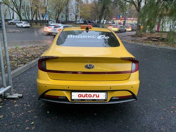 Купить б/у Hyundai Sonata VIII (DN8) 2.0 AT (150 л.с.) бензин автомат в Москве: синий Хендэ ...