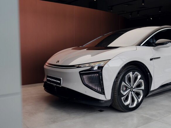 Купить новый HiPhi X 2020-2025 Electro AT (440.0 кВт) 4WD электро автомат в Москве: серый Хипхи ...