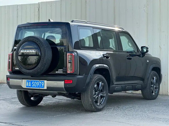 Купить б/у Haval Menglong (Raptor) бензин робот во Владивостоке: чёрный ...