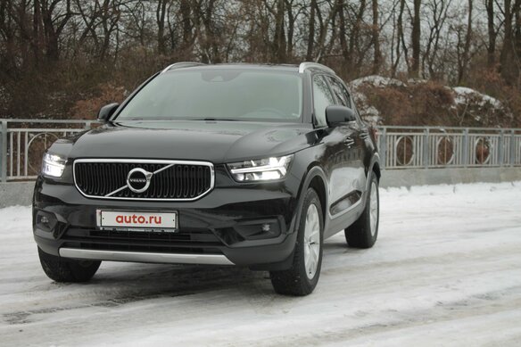 Купить б/у Volvo XC40 I 1.5 MT (156 л.с.) бензин механика в Минске: чёрный Вольво XC40 I ...