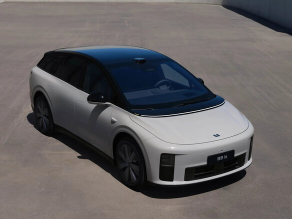 Купить б/у Lixiang i6 2025-2025 Electro AT (400.0 кВт) 4WD электро автомат в Москве: серый Лисян ...