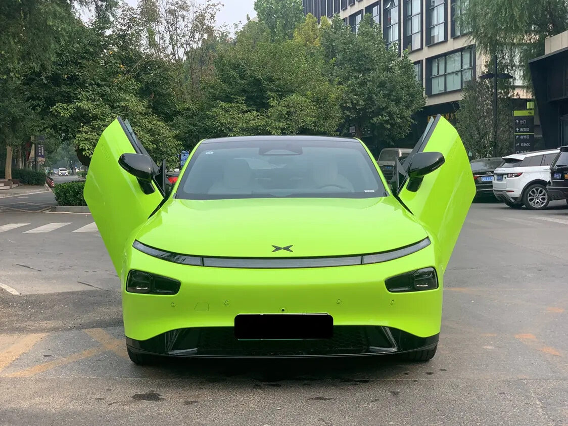 Купить б/у Xpeng P7i 2023-2024 Electro AT (348.0 кВт) 4WD электро автомат в Артёме: зелёный ...