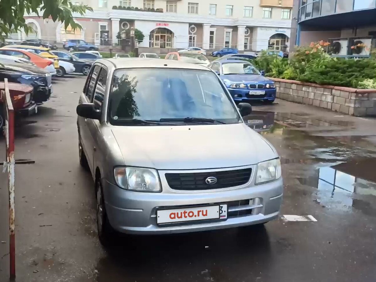 Купить б/у Daihatsu Cuore V (L700) 1.0 MT (56 л.с.) бензин механика в Москве: серебристый ...