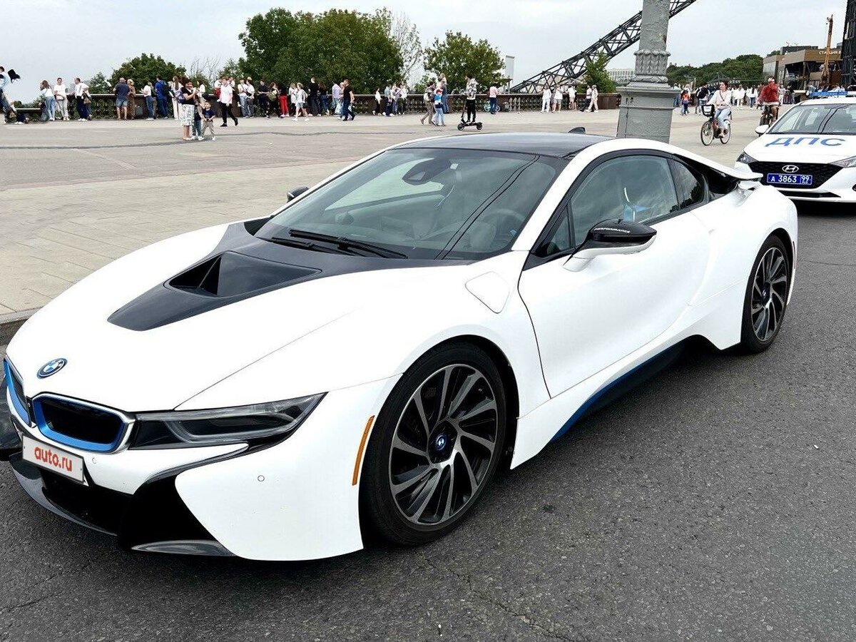 Купить б/у BMW i8 I 1.5hyb AT (362 л.с.) 4WD гибрид автомат в Москве: белый БМВ и8 I купе 2015 ...