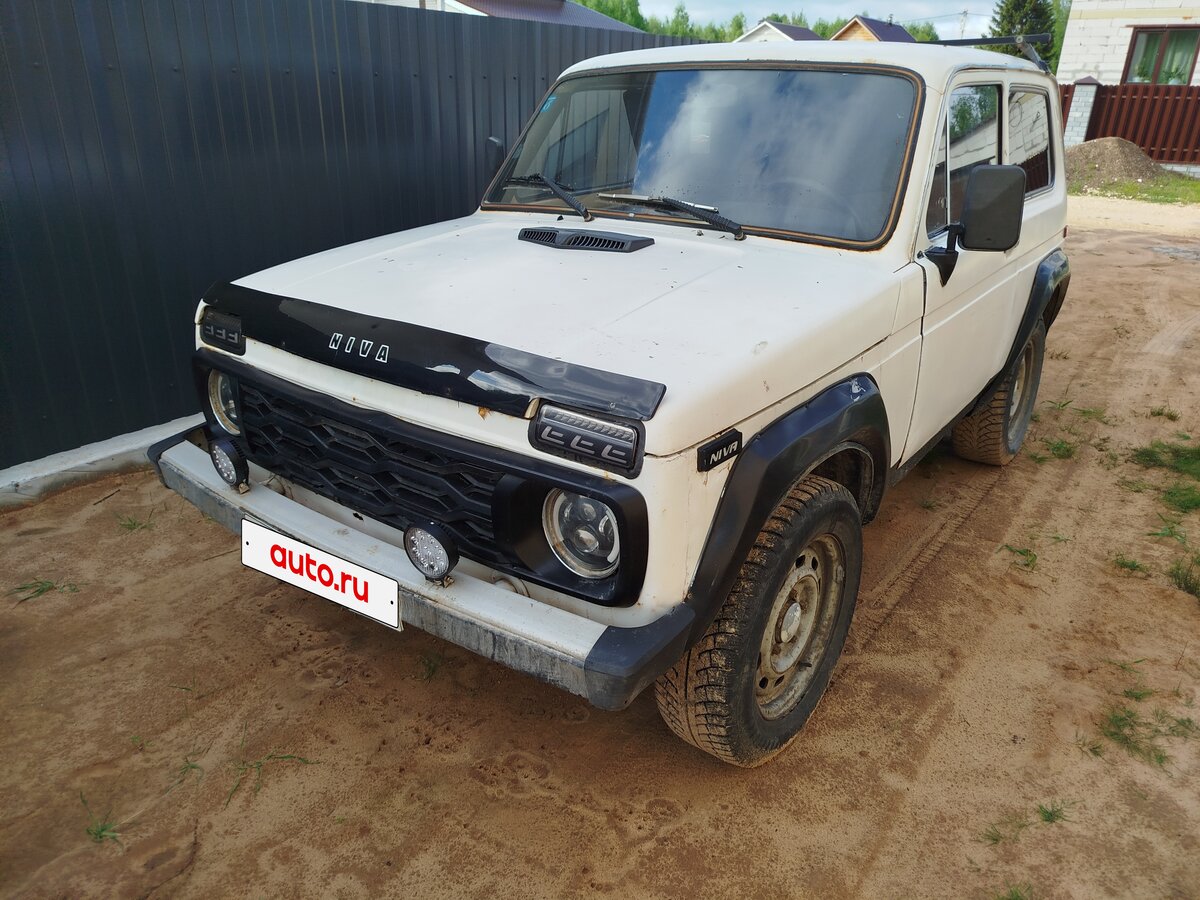 Купить б/у Lada (ВАЗ) 2121 (4x4) I 1.6 MT (75 л.с.) 4WD бензин механика на Бору: белый Лада 2121 ...