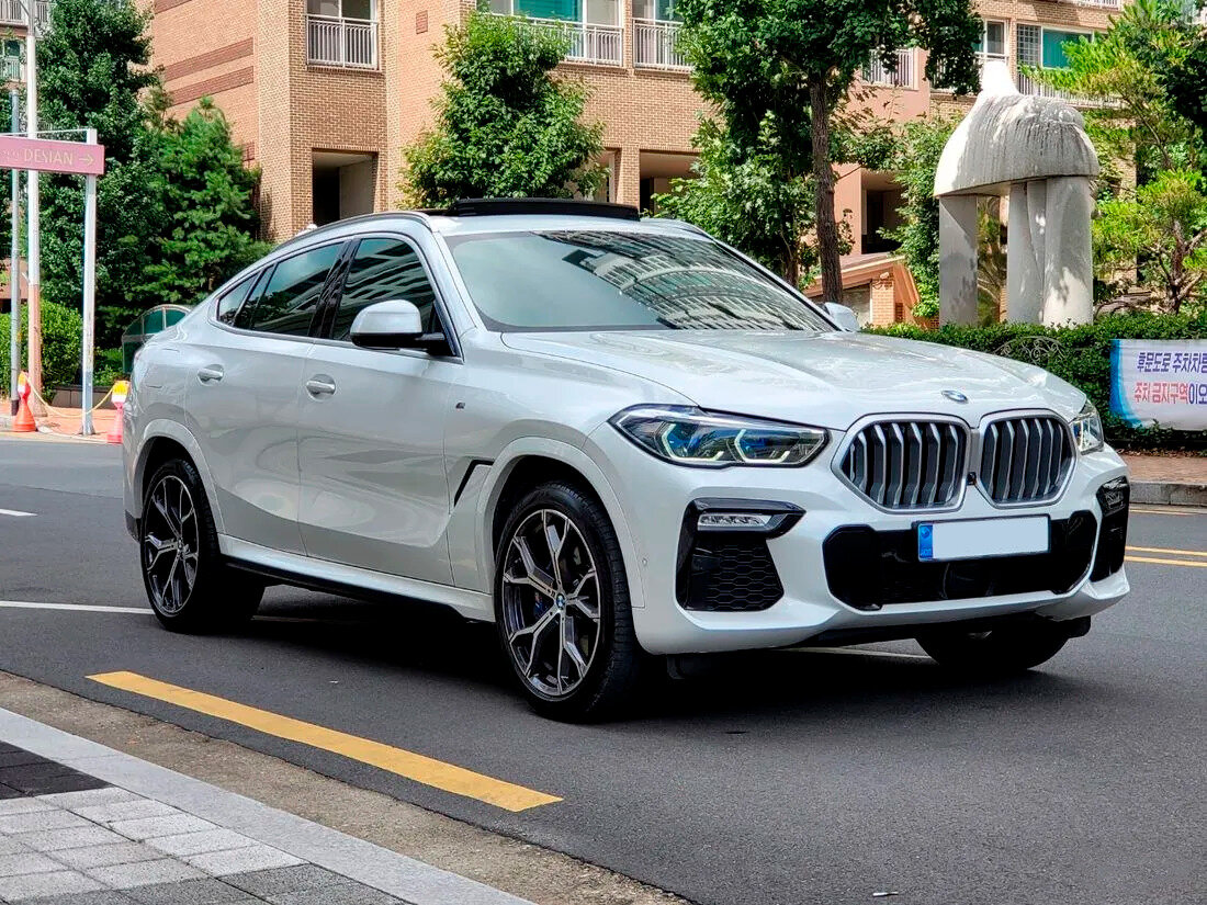 Купить б/у BMW X6 III (G06) 40i 3.0 AT (333 л.с.) 4WD бензин автомат во Владивостоке: белый БМВ ...