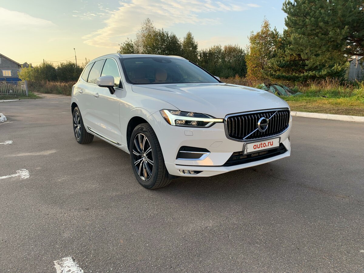 Купить б/у Volvo XC60 II 2.0 AT (254 л.с.) 4WD бензин автомат в Москве: белый Вольво XC60 II ...