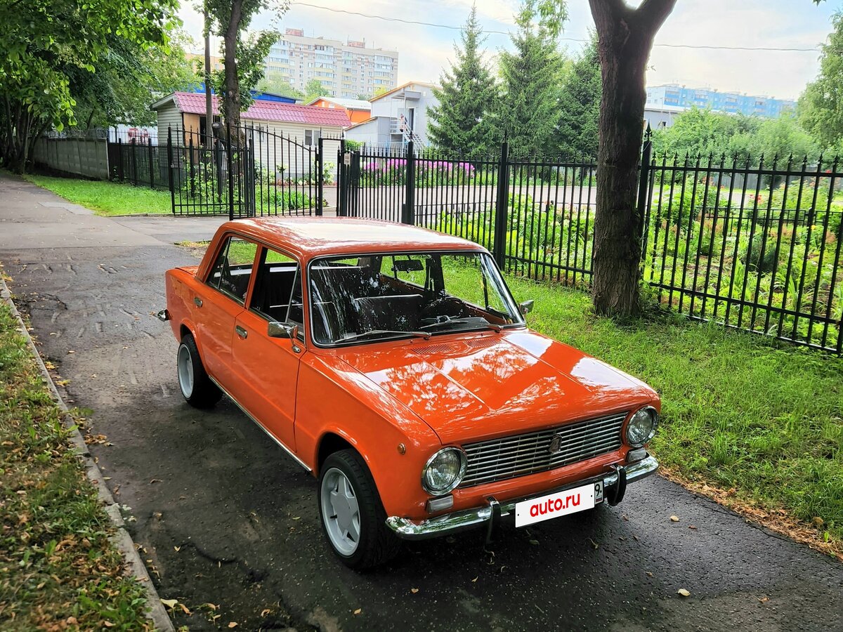 Купить б/у Lada (ВАЗ) 2101 1970-1988 1.2 MT (59 л.с.) бензин механика в Москве: оранжевый Лада ...
